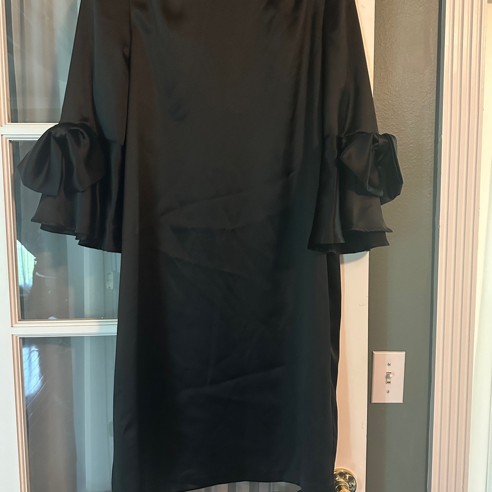 Ic Collection Chic Modern Gothic Lbd Bell/Bow Sleeves… - Gem